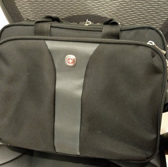 SwissGear | Bags | Authentic Swiss Gear Laptop Bag | Poshmark